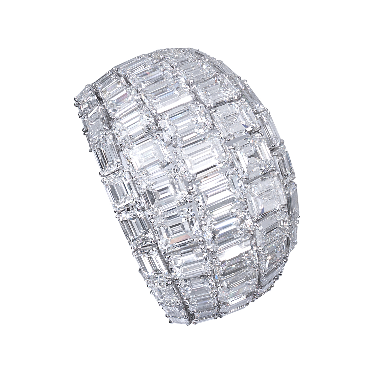 Award-winning Michelle Yeoh wears Moussaieff high jewellery to Golden ...