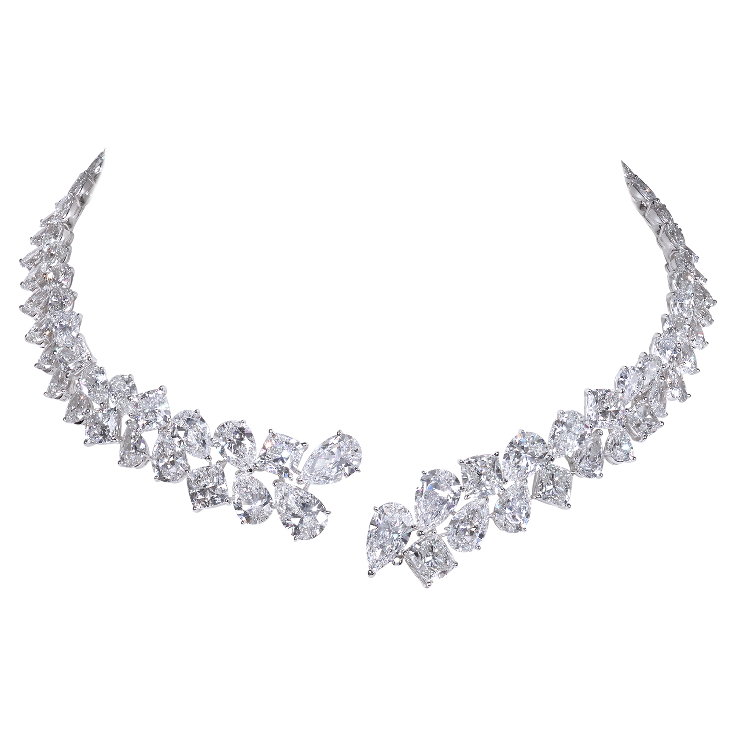 Award-winning Michelle Yeoh wears Moussaieff high jewellery to Golden ...