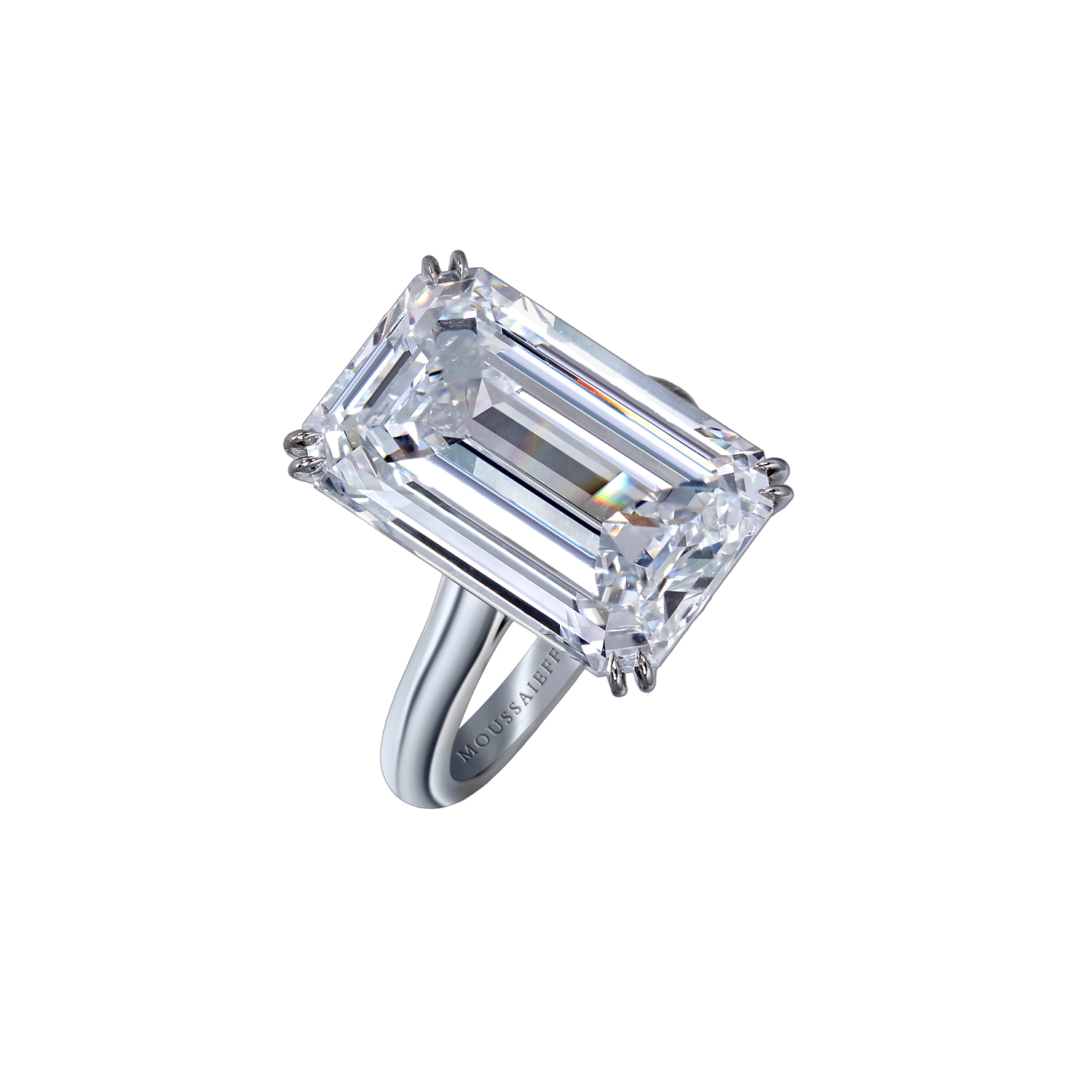 Award-winning Michelle Yeoh wears Moussaieff high jewellery to Golden ...